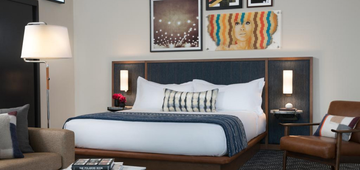 The Troubadour, New Orleans Review | The Hotel Guru