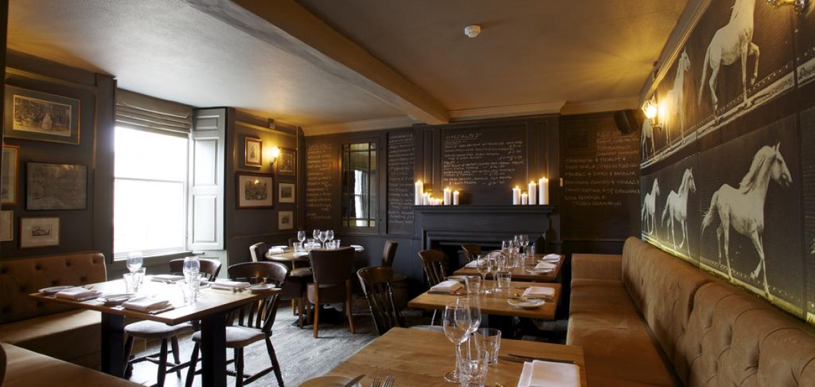 The King's Arms, Gloucestershire Review | The Hotel Guru