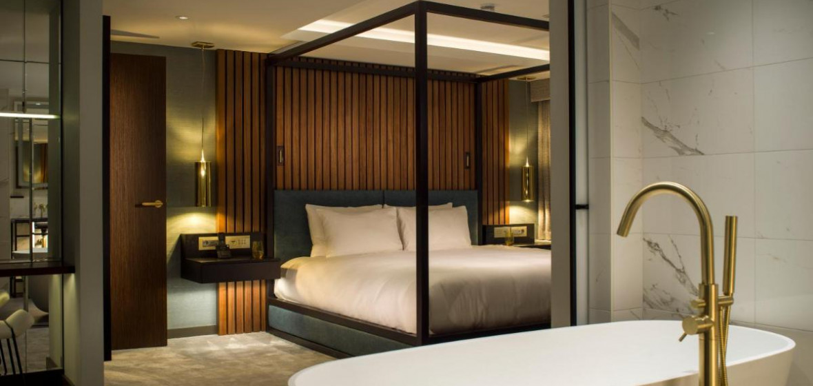 Middle Eight, London (West End). Expert reviews and highlights | The ...