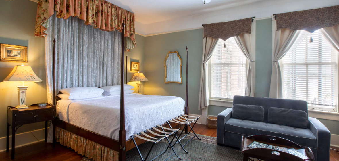 Foley House Inn, Savannah (Georgia), United States of America. Expert ...