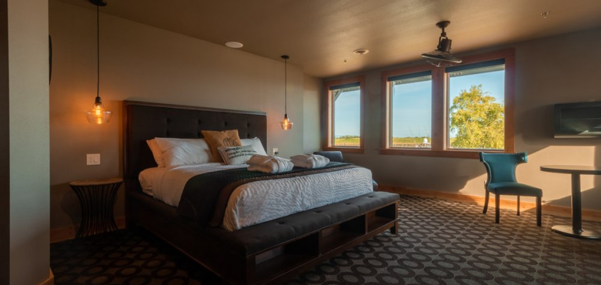 At the Helm, Washington State Review | The Hotel Guru