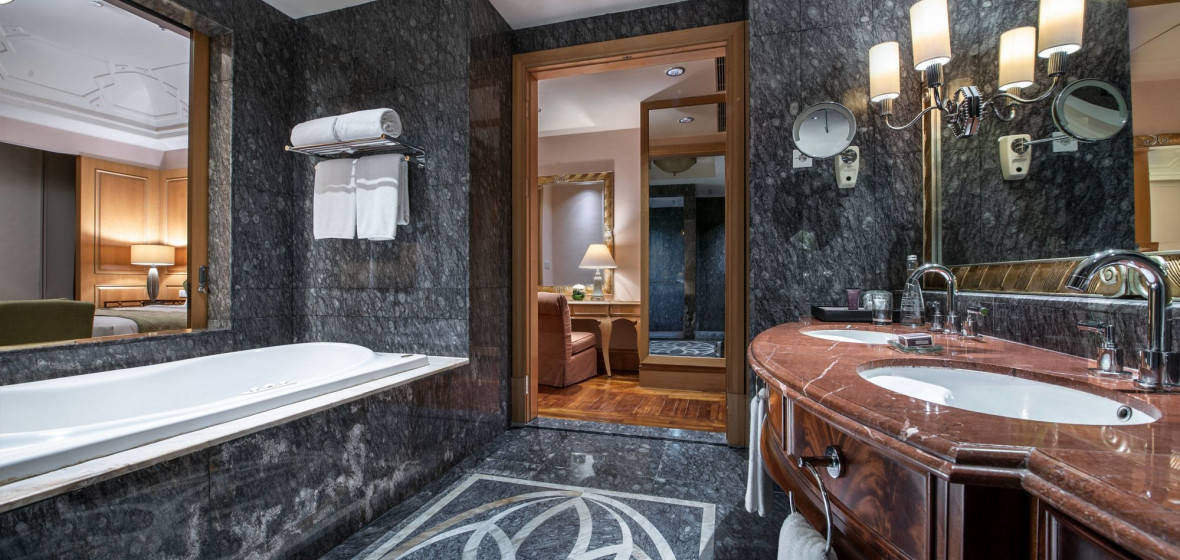 The Ritz-Carlton Jakarta, Mega Kuningan, Jakarta (Java), Indonesia ...